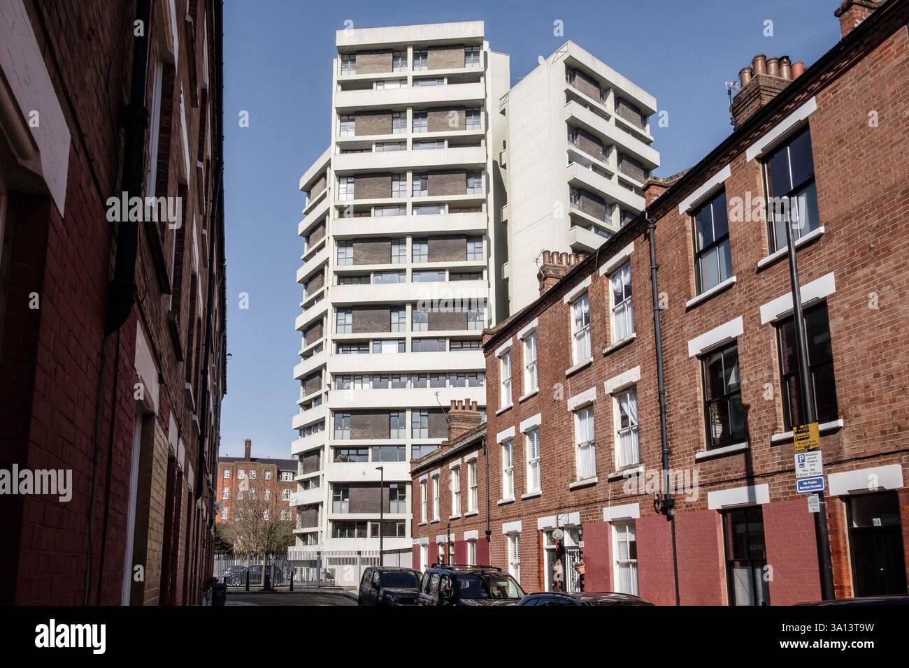 Keeling House designed by Denis Lasdun and completed in 1957 beyond ...