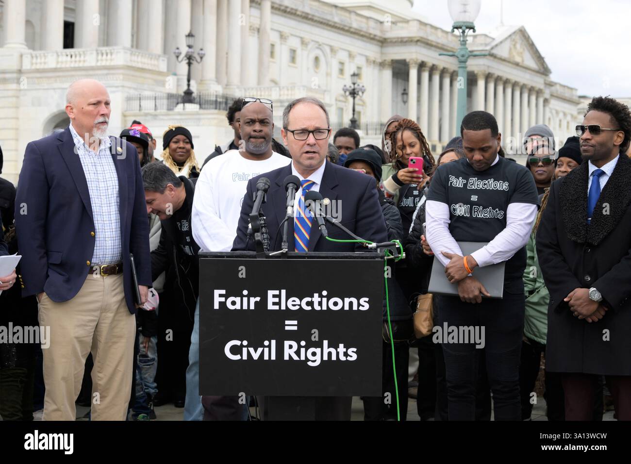 US Congressman Marlin Stutzman (R-IN) speaks during an Election ...