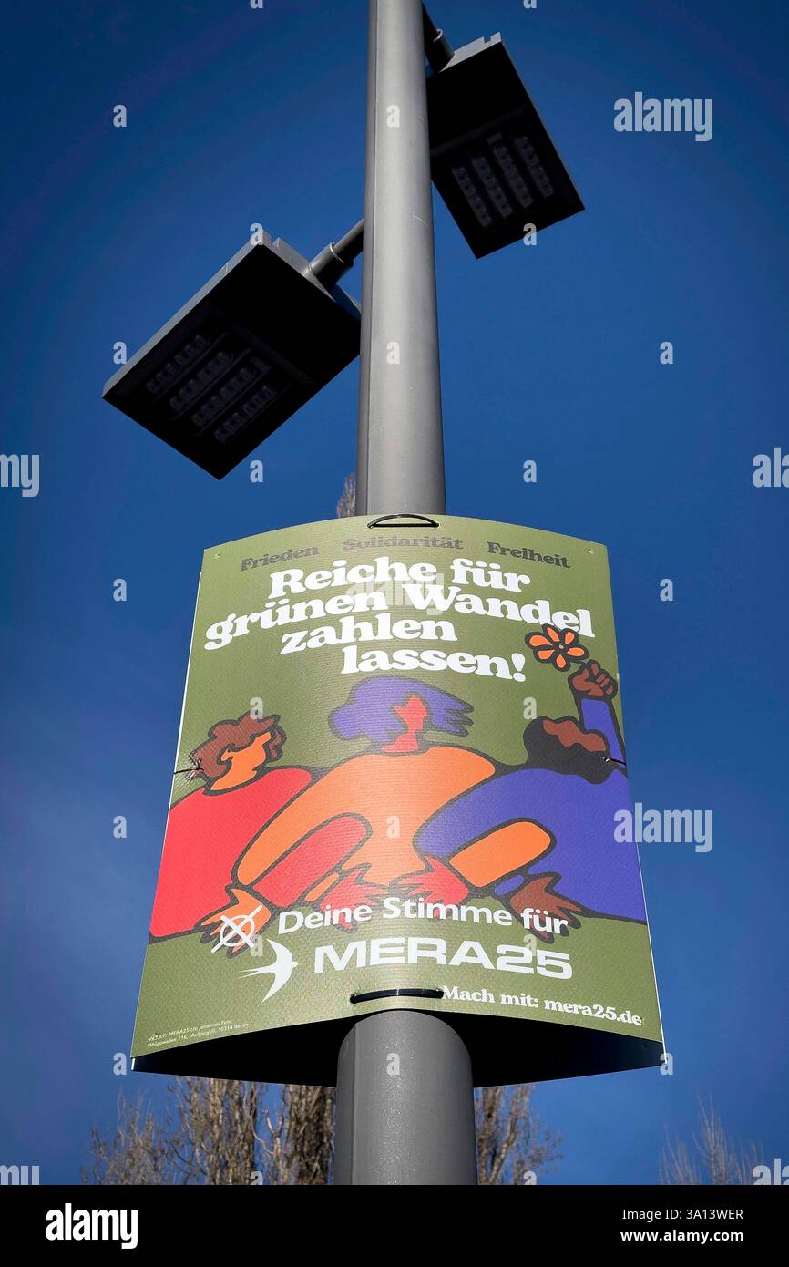Mera25 Wahlplakat DEU, Deutschland, Germany, Berlin, 22.02.2025 ...