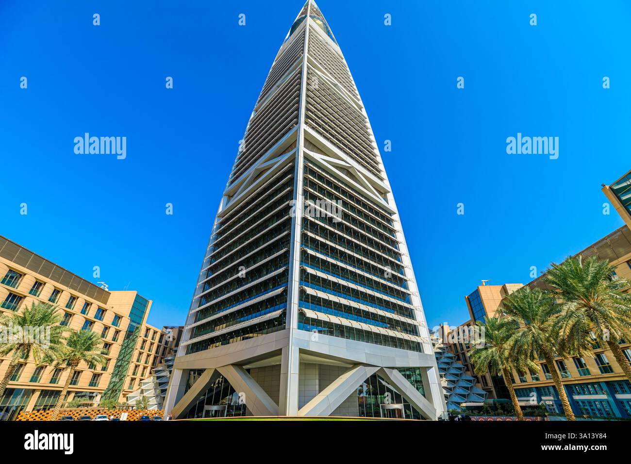 Riyadh , Saudi Arabia - January 8, 2025: Modern skyscraper of Kingdom ...