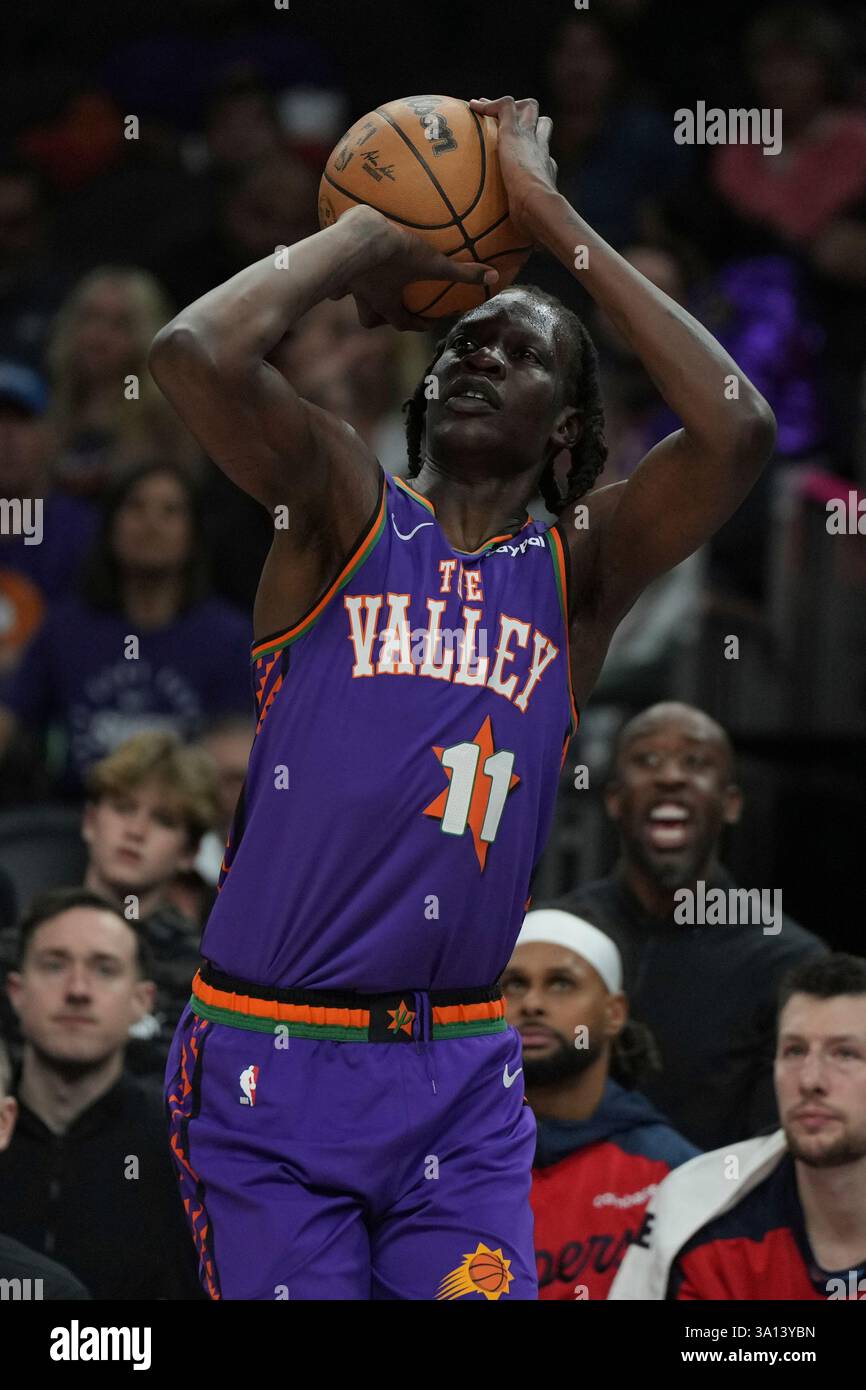 Phoenix Suns center Bol Bol (11) against the LA Clippers during the ...