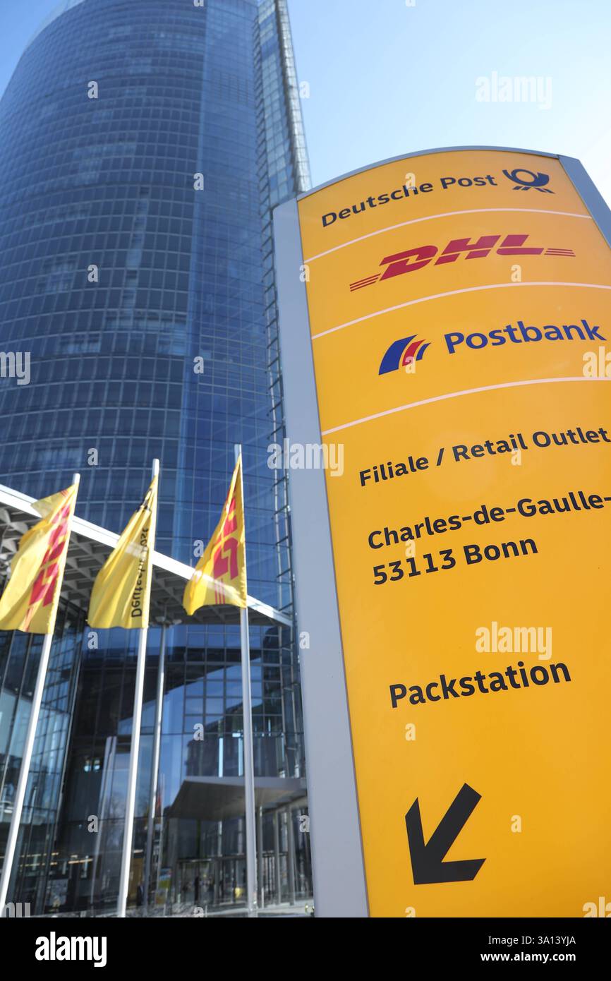 Der Post Tower, Firmensitz der DHL Group, Bilanzpressekonferenz, Bonn ...