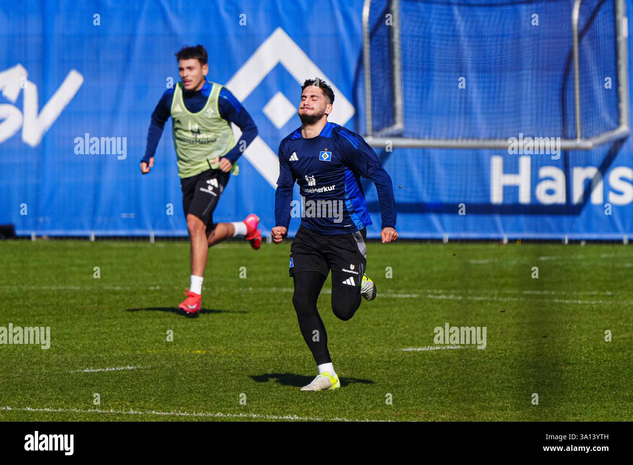 Hamburg, Deutschland. 06th Mar, 2025. Ludovit Reis (Hamburger SV, #14) GER, Training Hamburger ...