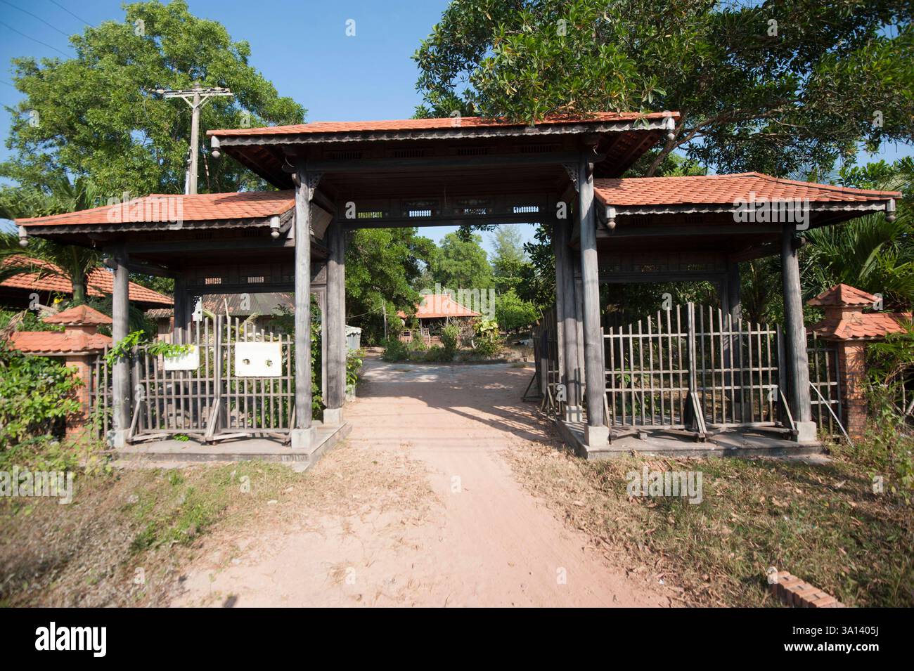 asian gate, exterior design and facade design of a building asian gate ...