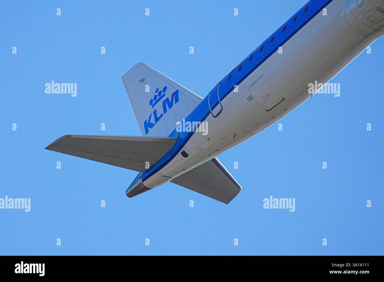 Hamburg Themenfoto: Flughafen Hamburg, 06.03.2025 Seitenleitwerk mit ...