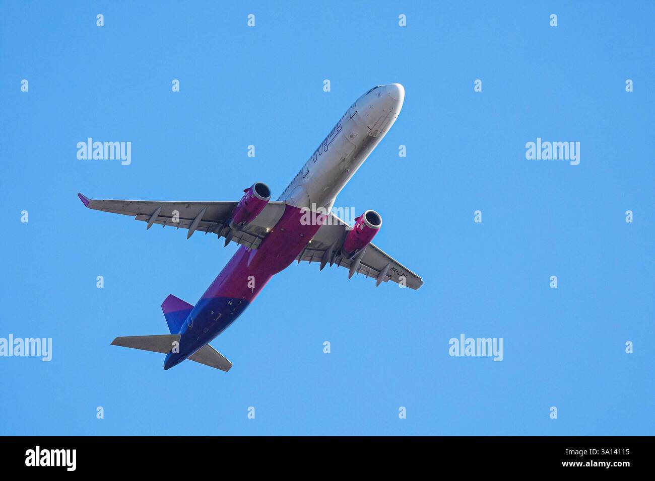 Hamburg Themenfoto: Flughafen Hamburg, 06.03.2025 Airbus A321-231 von ...