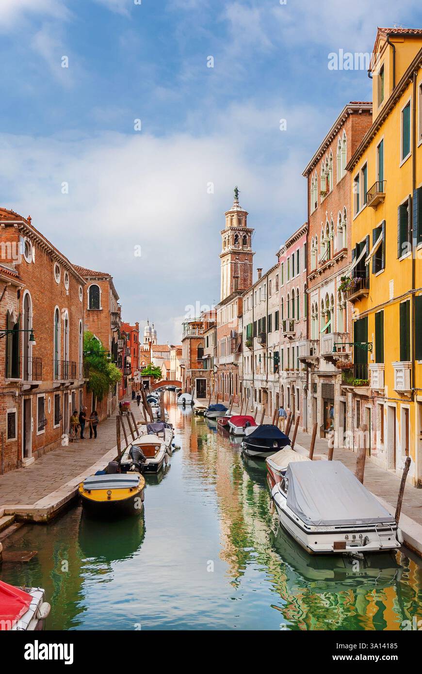 Venice city life. View of Rio San Barnaba canal in Dorsoduro old ...