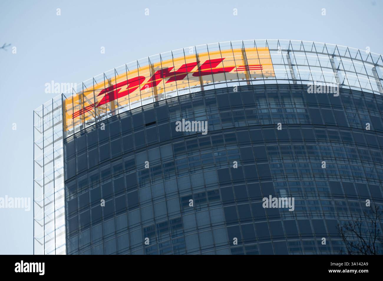 Der Posttower, DHL, Konzernzentrale, Aussenaufnahme, Architektur, Logo ...