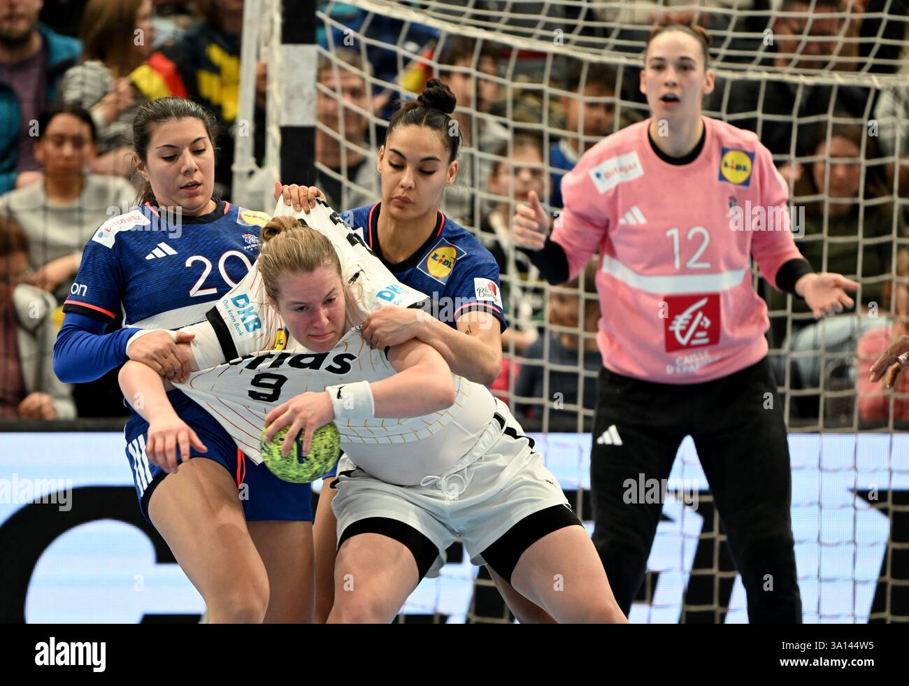 06 March 2025, Rhineland-Palatinate, Trier: Handball, Women ...