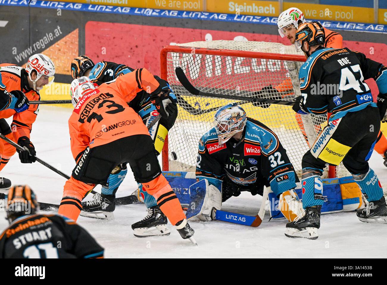 Linz, Austria. 06th Mar, 2025. LINZ, AUSTRIA -MARCH 6: Michael Schiechl of Graz 99ers, Gregory ...