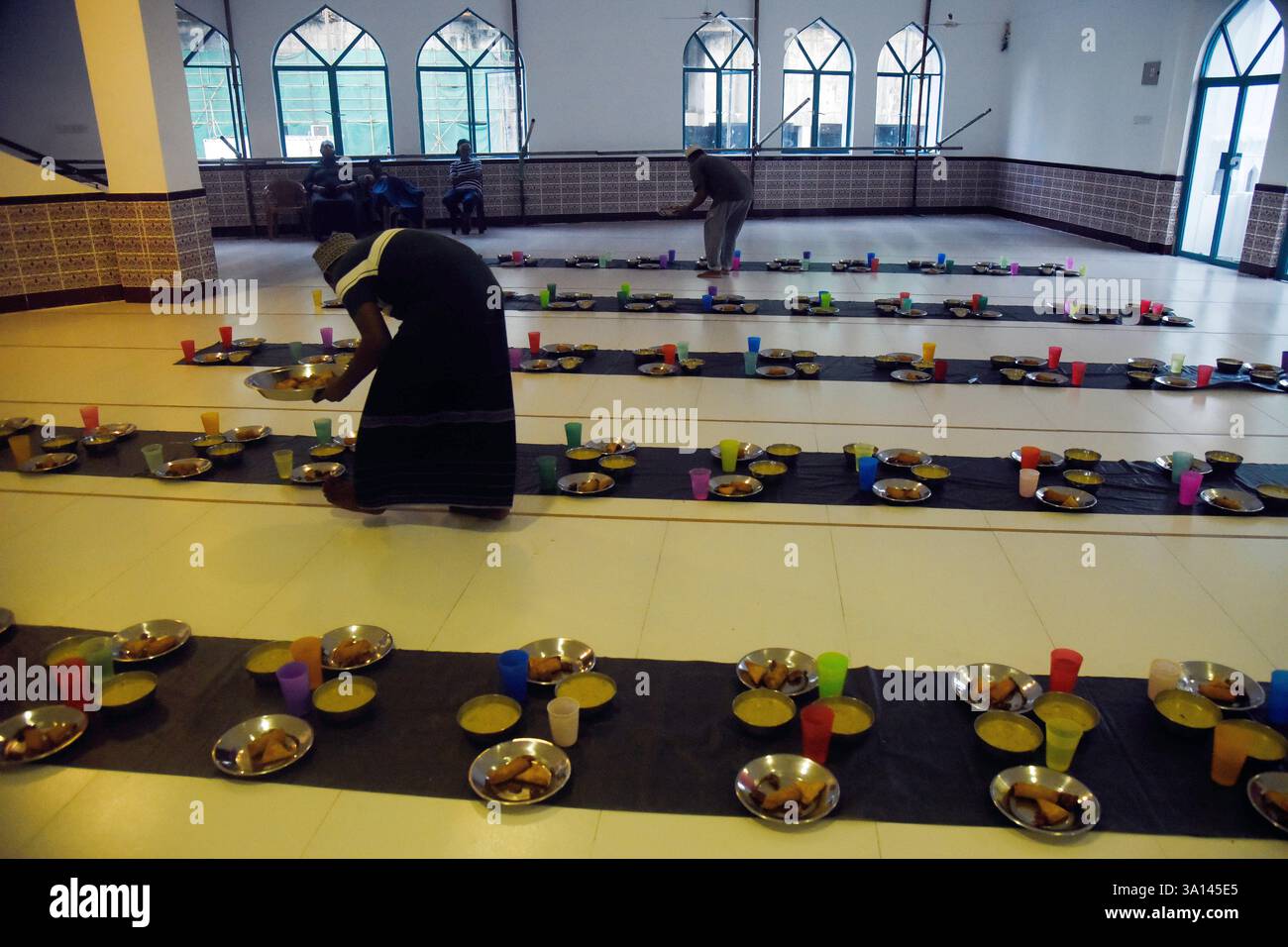 Ramadan in Colombo, Sri Lanka Men prepare meals during the Muslim holy ...