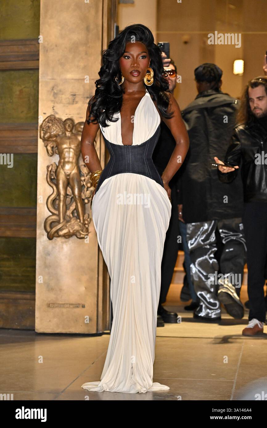 Paris, France. 06th Mar, 2025. Doechii arriving at Schiaparelli show ...