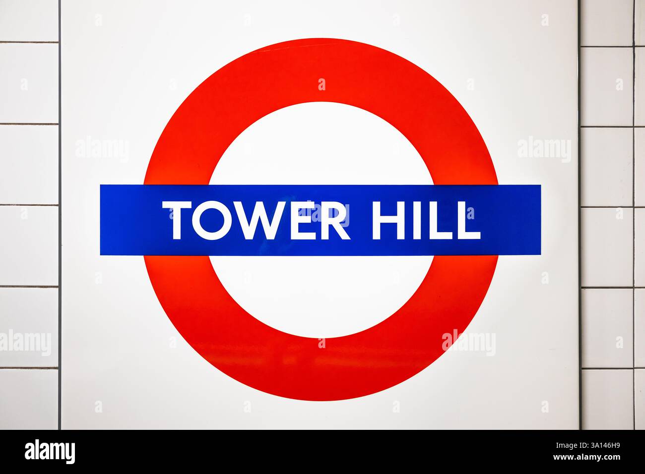 Tower Hill Station Sign. Iconic London Underground Red Tube Sign Stock ...