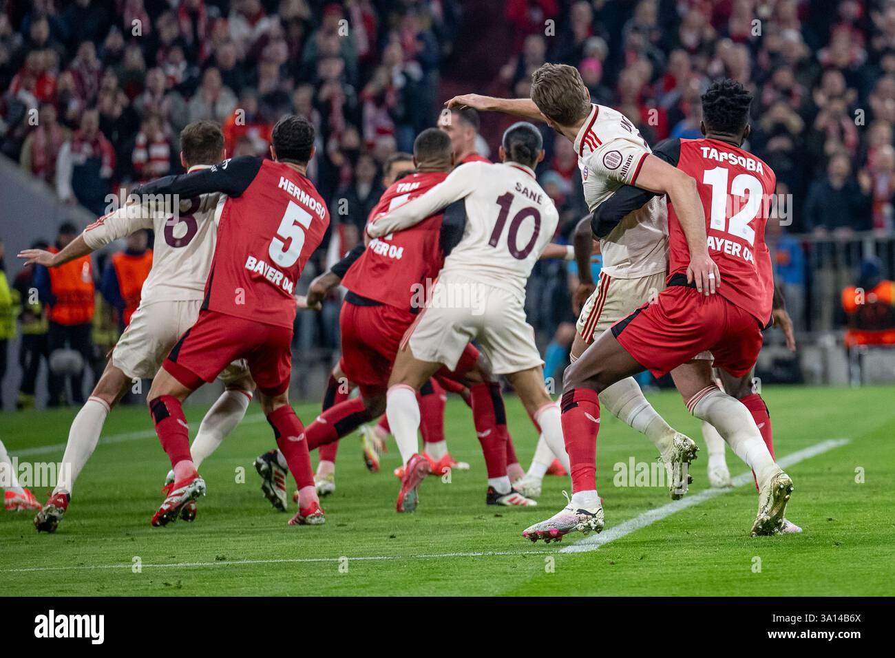 Muenchen, Deutschland. 05th Mar, 2025. Edmond Tapsoba (Bayer 04 ...