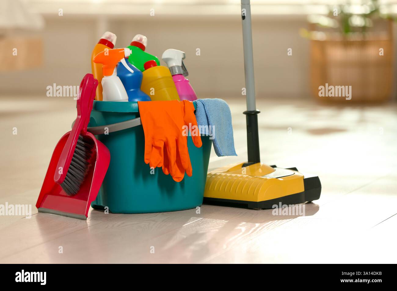 Different cleaning products supplies group hi-res stock photography and ...