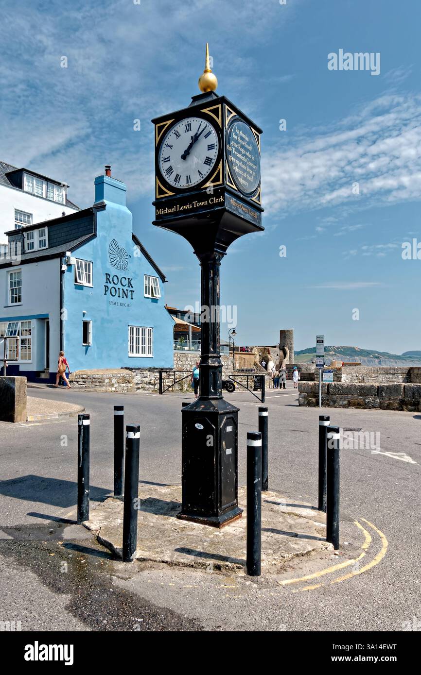 Clock point car hi-res stock photography and images - Alamy