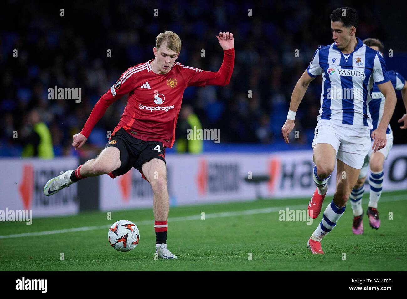 Madrid, Spain. 06th Mar, 2025. Real Sociedad's Nayef Aguerd (r) and ...