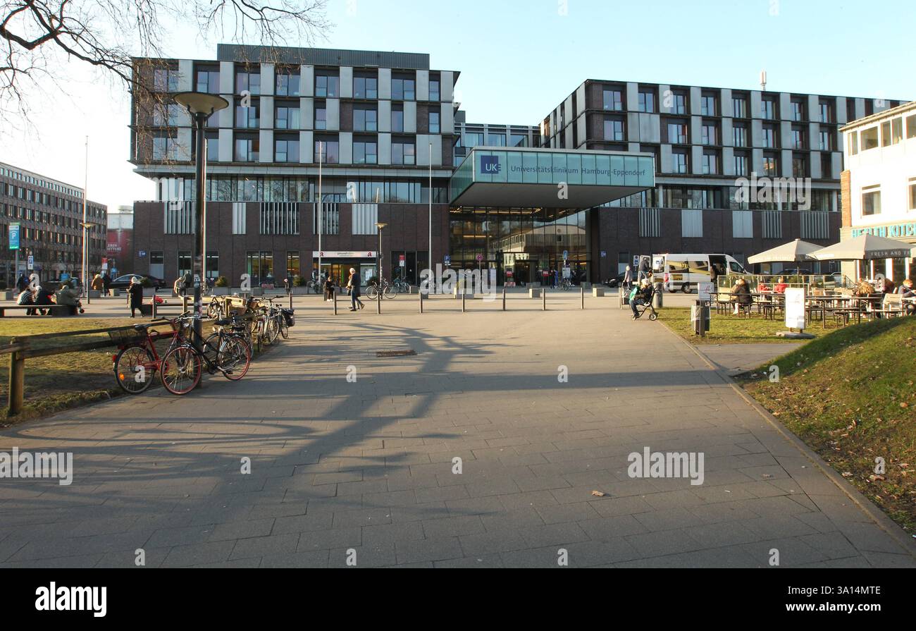 Hauptgebäude vom Universitätsklinikum Eppendorf UKE. Eppendorf Hamburg ...
