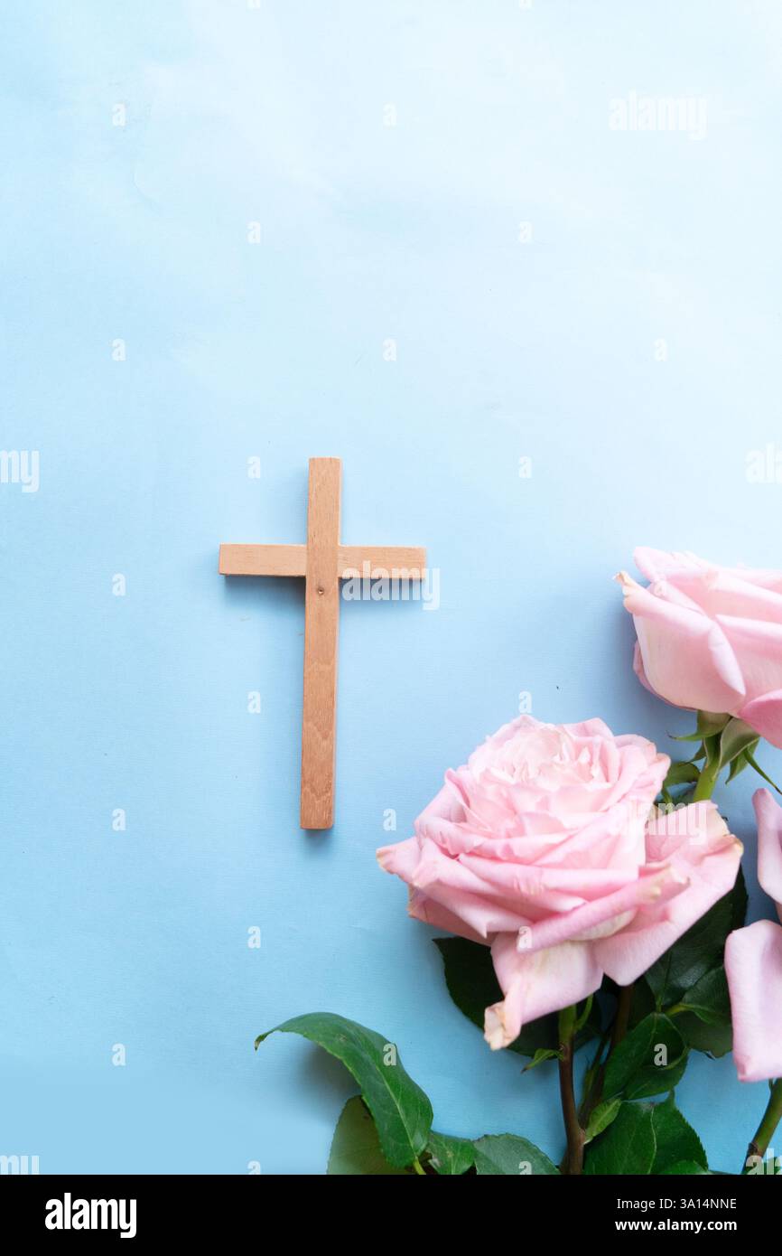 Simple design of an Easter cross with lilies Stock Photo - Alamy