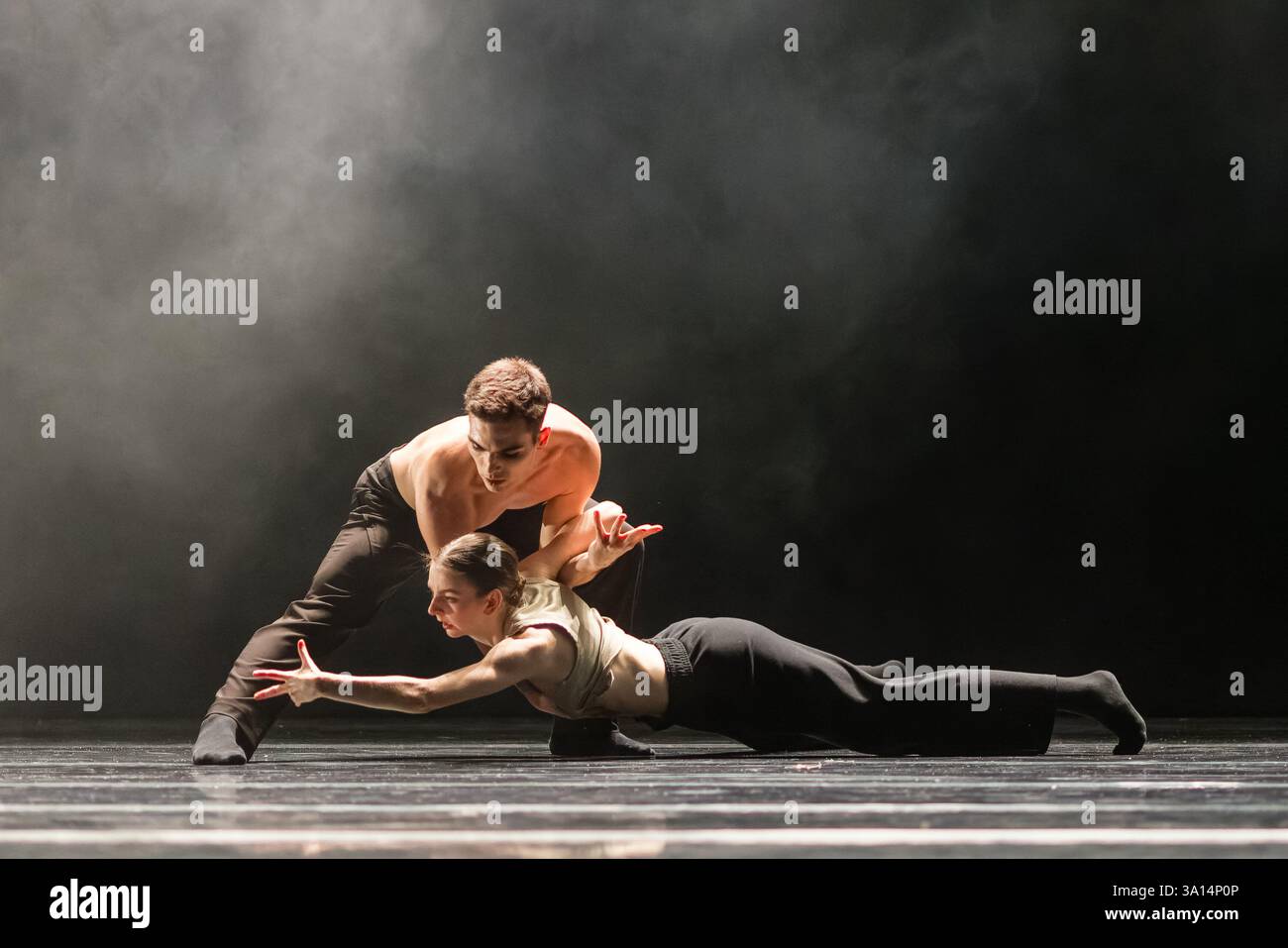 Cottbus, Germany. 05th Mar, 2025. Dancer Fernando Casanova and dancer ...