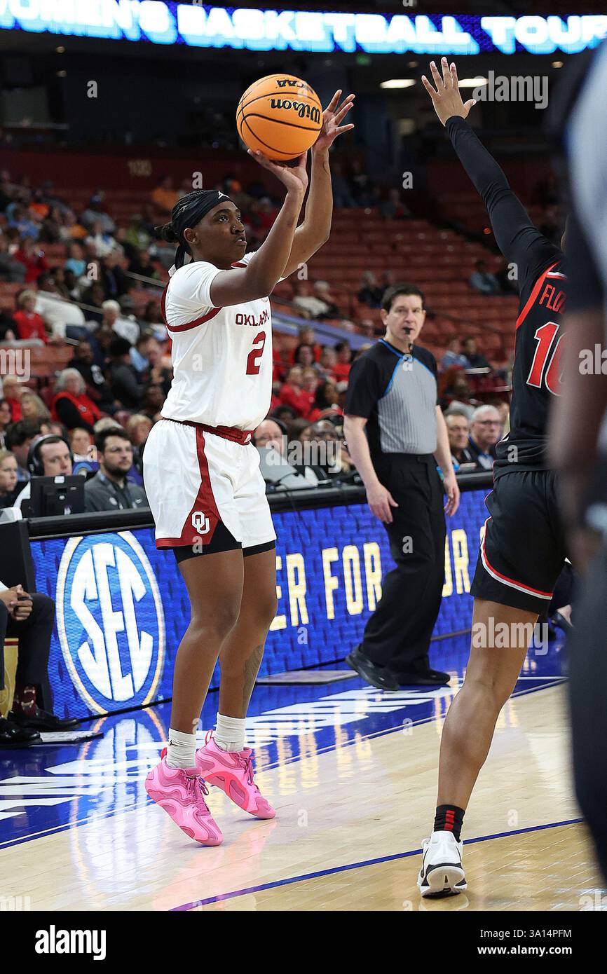 GREENVILLE, SC - MARCH 06: Oklahoma Sooners guard Reyna Scott (2 ...