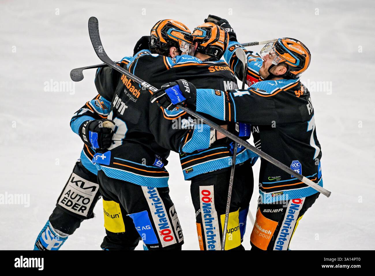 Linz, Austria. 06th Mar, 2025. LINZ, AUSTRIA -MARCH 6: rejoiceing Players of Steinbach Black ...