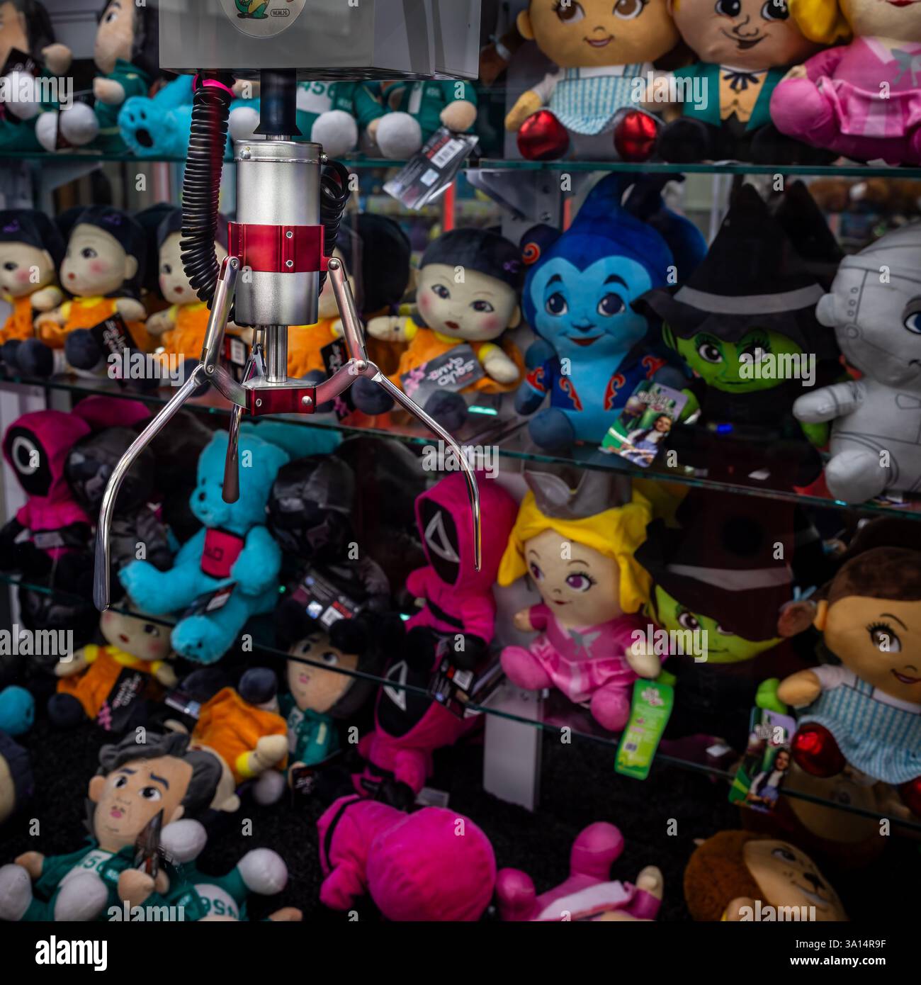 Arcade grabber game Stock Photo - Alamy