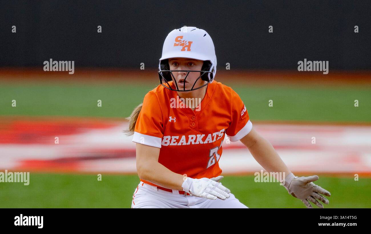 Sam Houston State infielder Morgan Holliday (21) runs during an NCAA ...