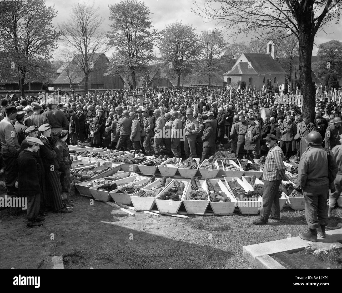 Chaplains of U.S. Third Army conducting burial services for 120 Russian ...