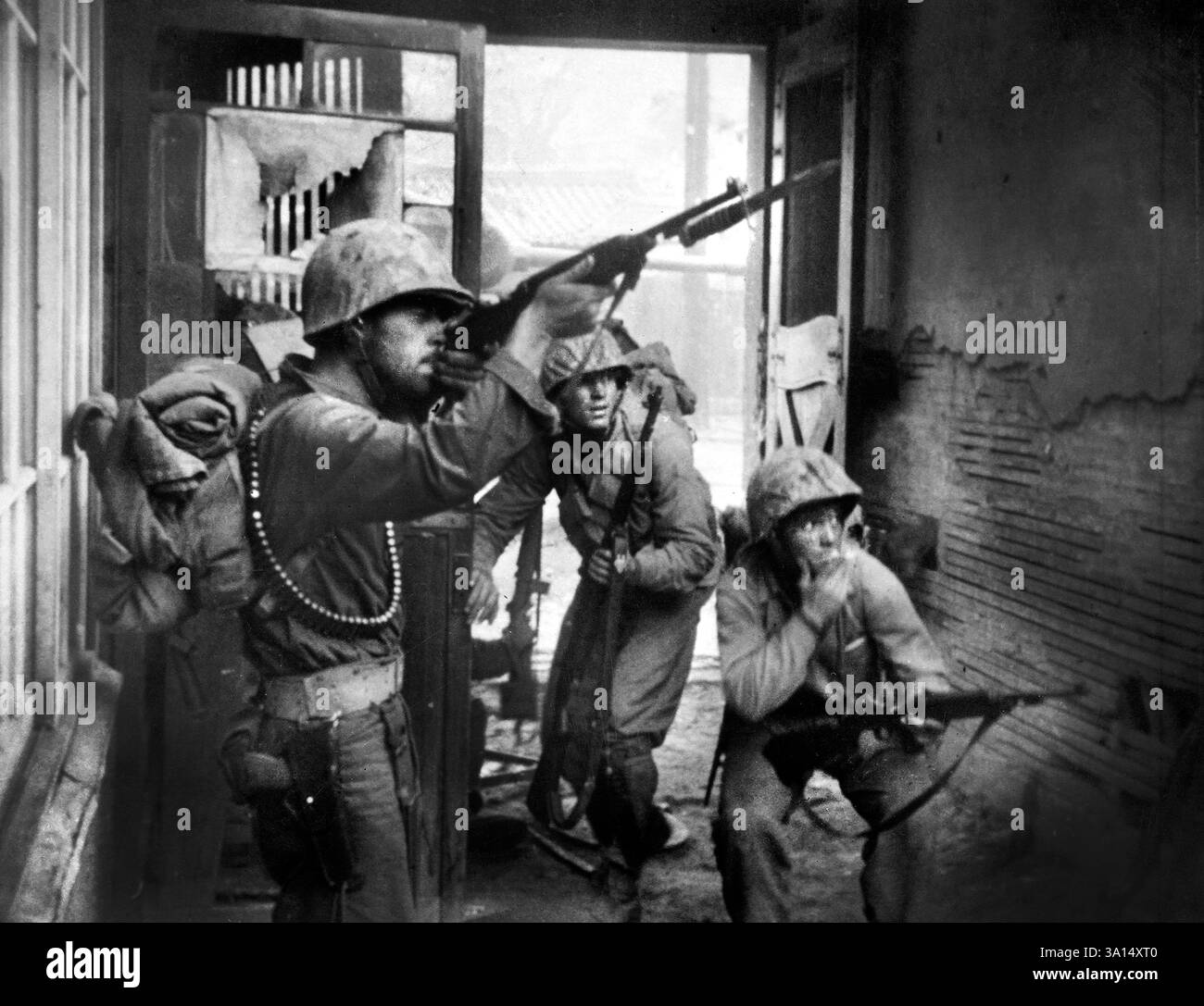 United Nations troops fighting in the streets of Seoul, Korea, U.S ...