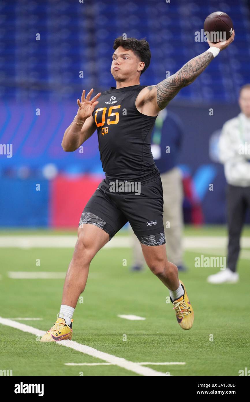 Oregon quarterback Dillon Gabriel runs a drill at the NFL football ...