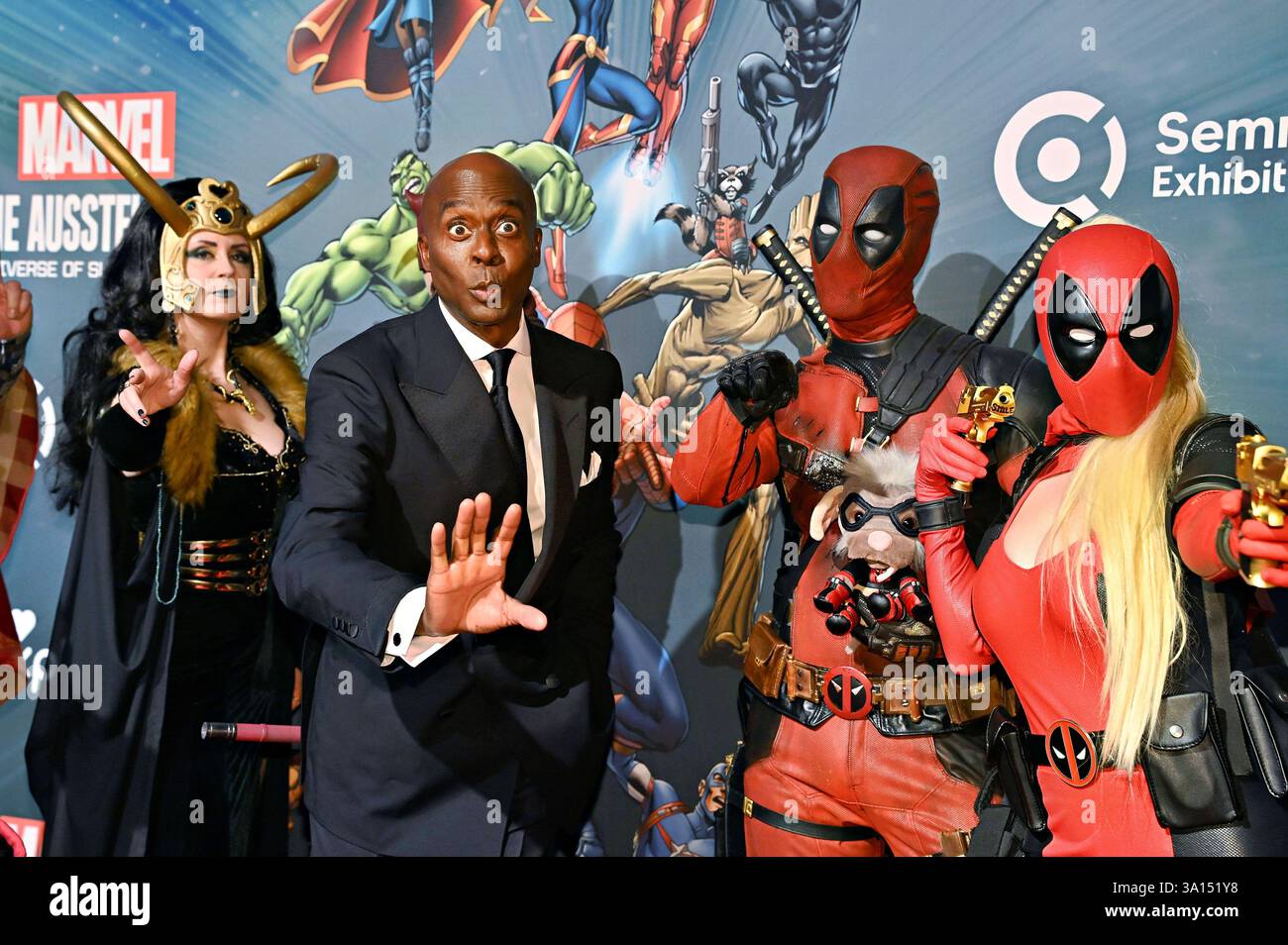 Bruce Darnell mit Sylvie Laufeydottir, Deadpool und Lady Deadpool ...