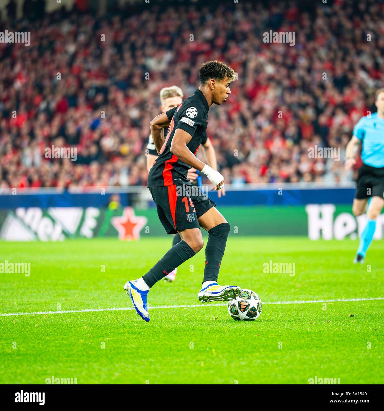 Lamine yamal barcelona champions league hi-res stock photography and ...