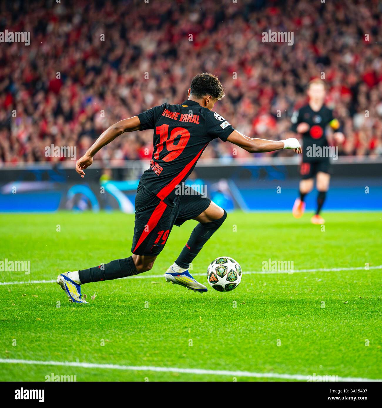 Lamine yamal fc barcelona 2025 hi-res stock photography and images - Alamy
