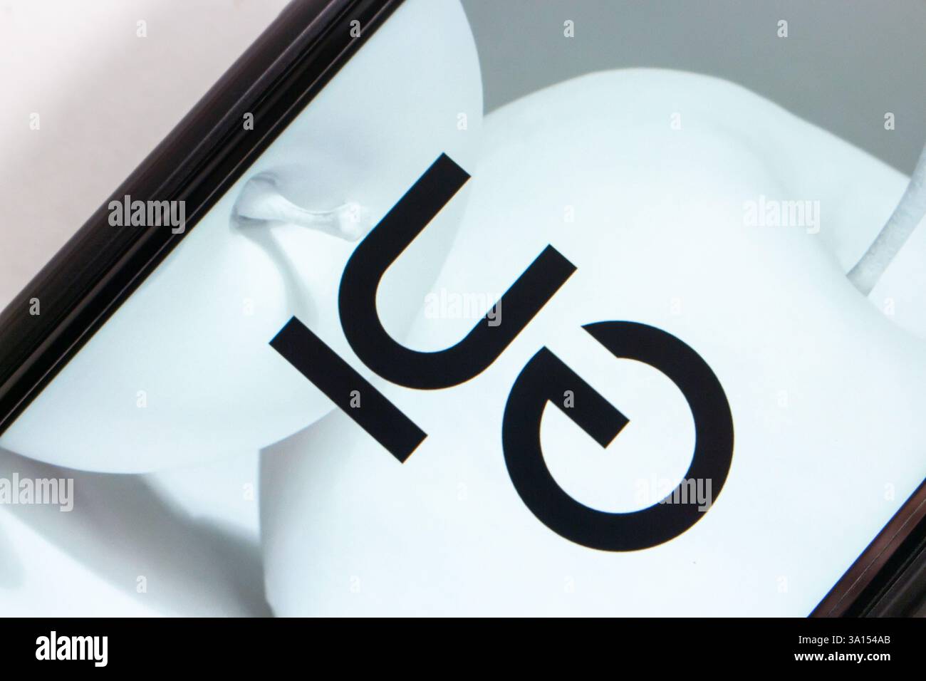 Logo of UG from GU website. GU, Japanese fast fashion brand by Fast ...