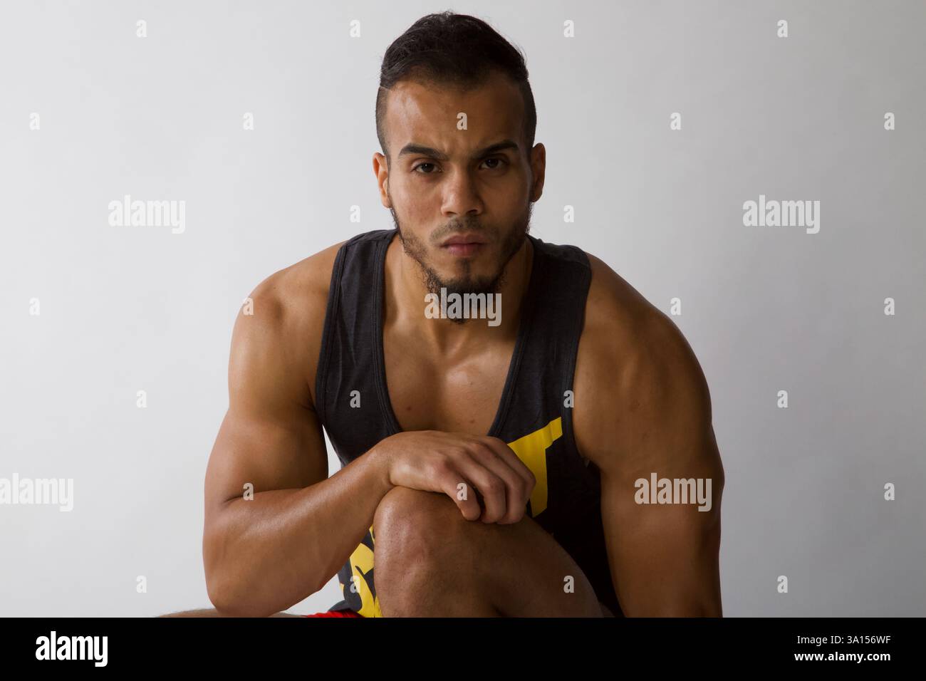 Hand on knee hi-res stock photography and images - Alamy