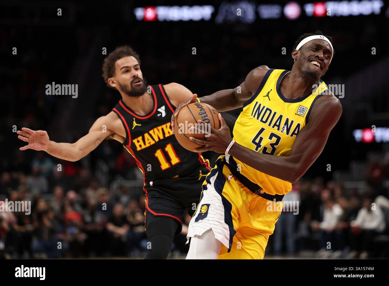 Indiana Pacers forward Pascal Siakam (43) drives to the basket against ...