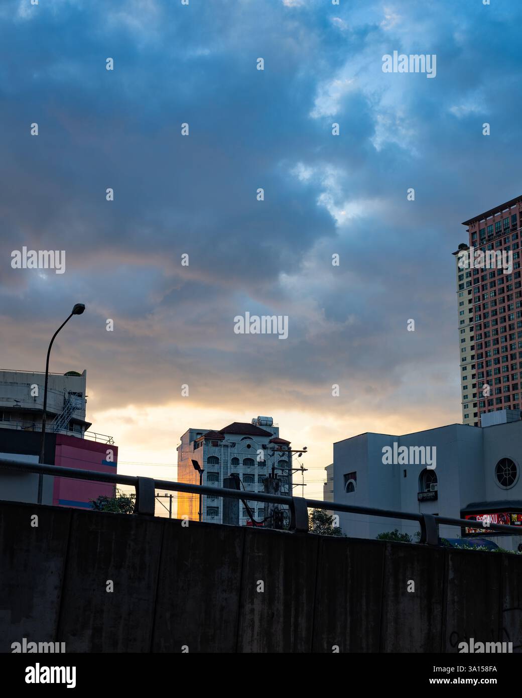 Golden hour in the City (Makati, Philippines Stock Photo - Alamy