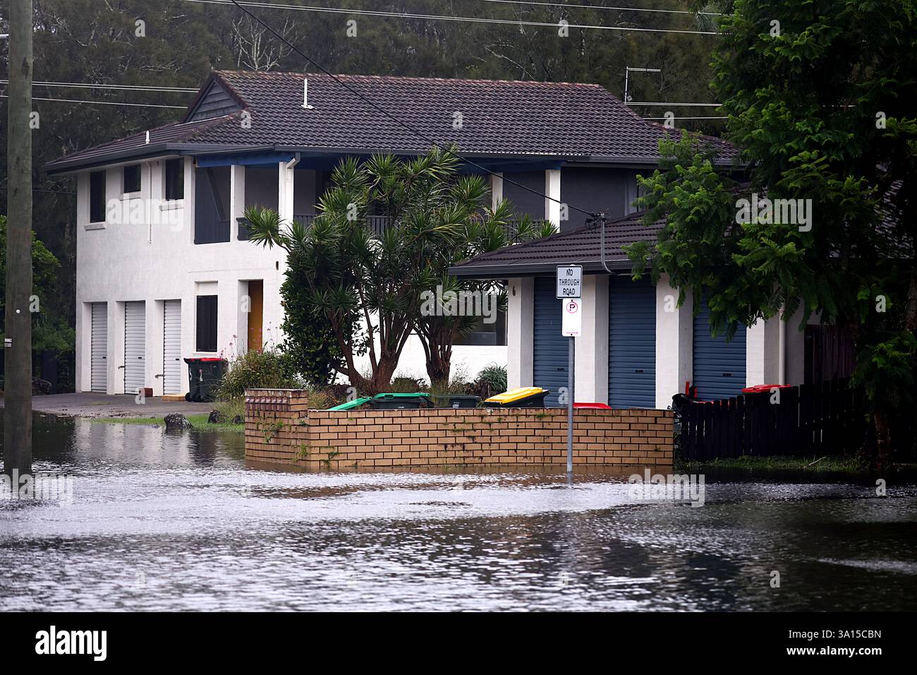 Byron Bay Lismore, Australia. 06th Mar, 2025. Scenes on Ewingsdale road ...