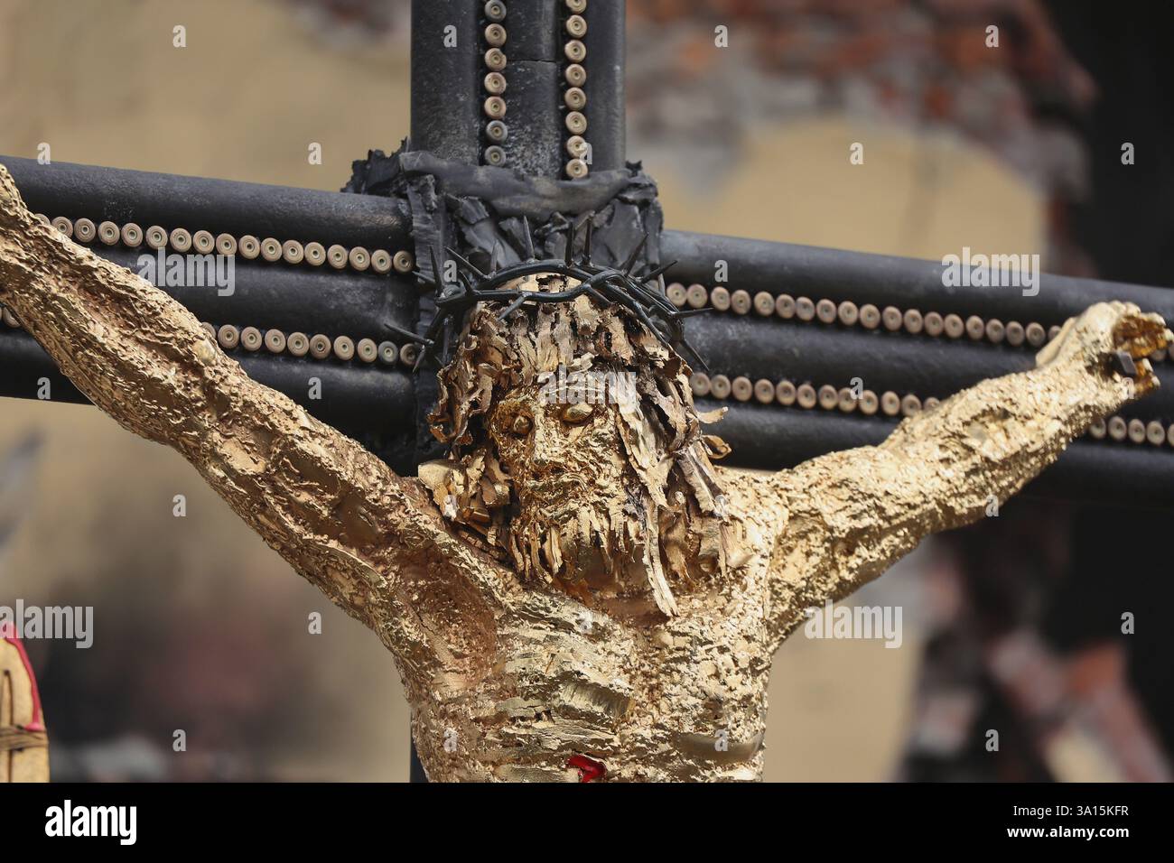Non Exclusive: The Cross of Peace installation by American photographer ...
