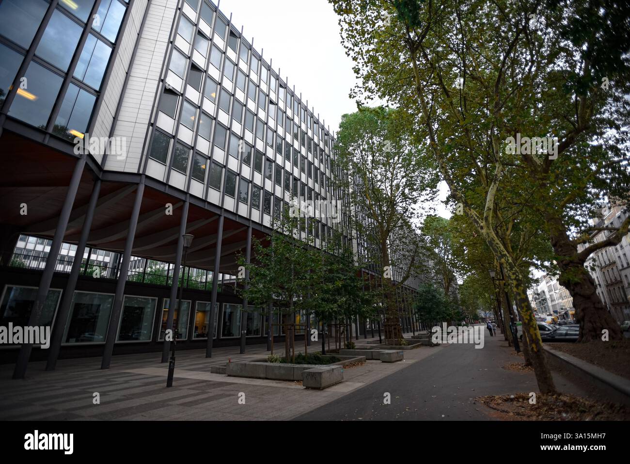 Modern Architecture of Sorbonne’s Jussieu Campus - Paris, France Stock ...