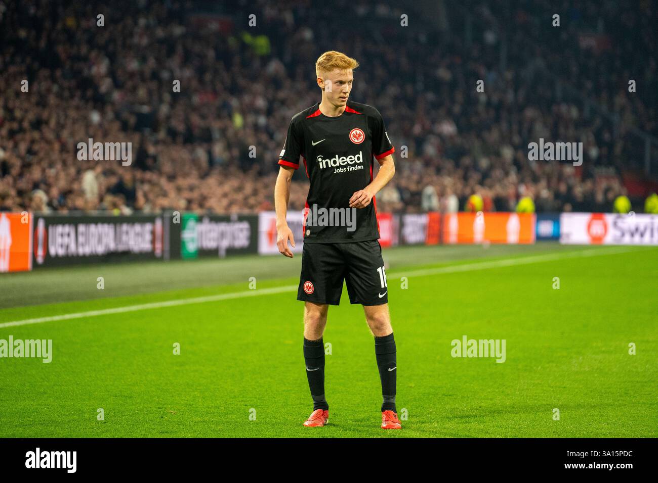 Hugo Larsson (Eintracht Frankfurt, #16) Ajax Amsterdam vs. Eintracht ...
