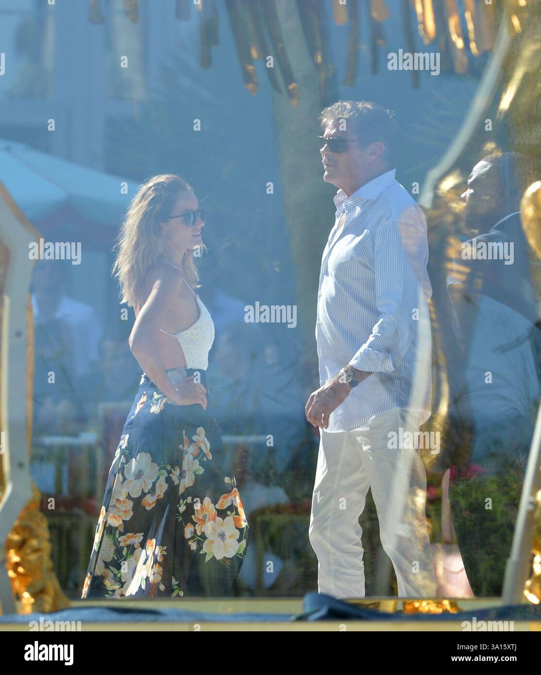 Pamela bach baywatch hi-res stock photography and images - Alamy