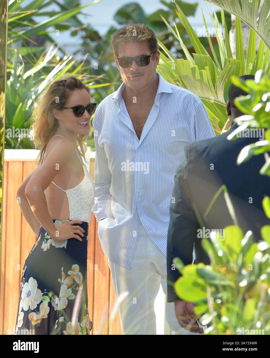 Pamela bach baywatch hi-res stock photography and images - Alamy