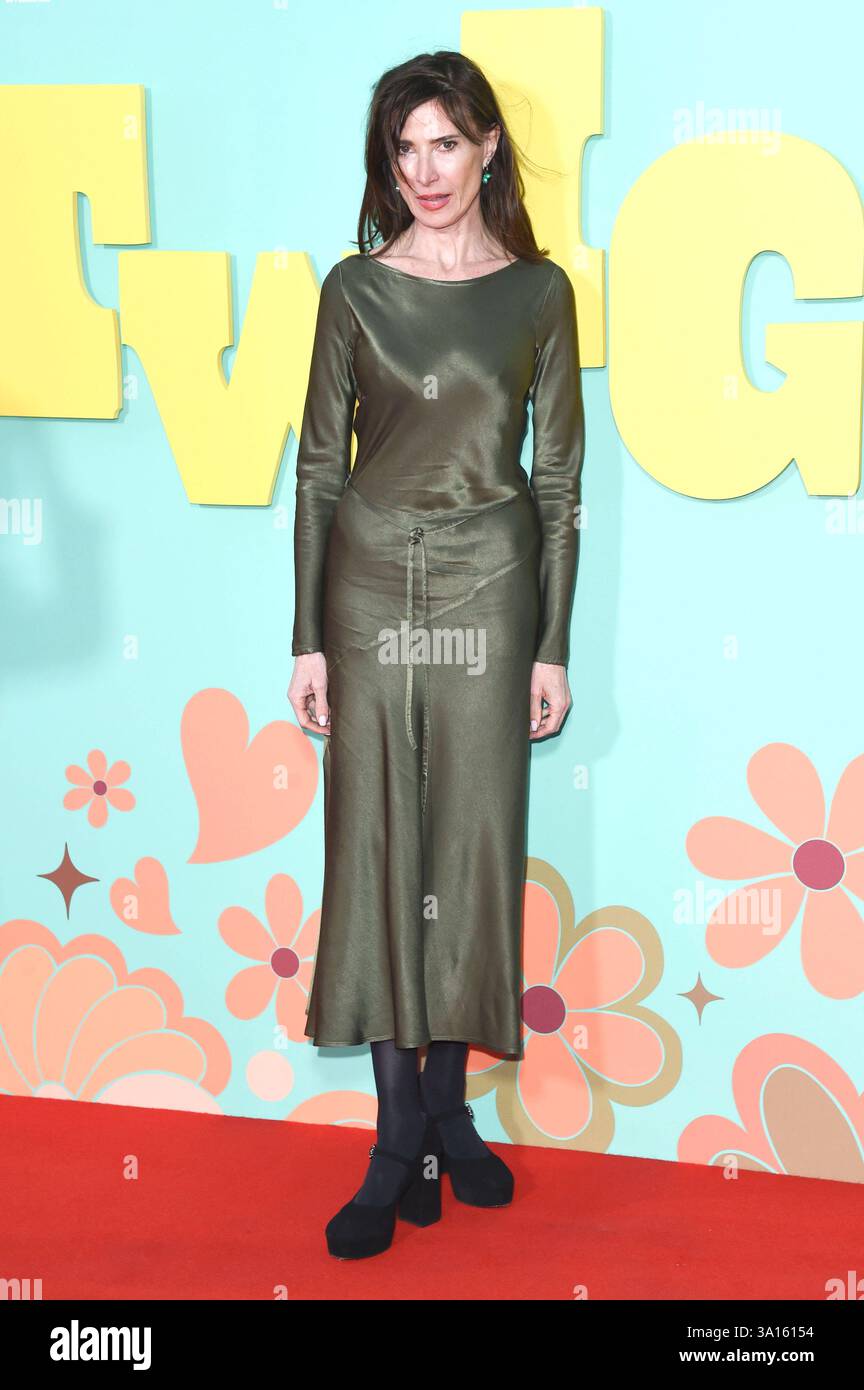 Ronni Ancona bei der Premiere des Dokumentarfilms Twiggy im Vue ...