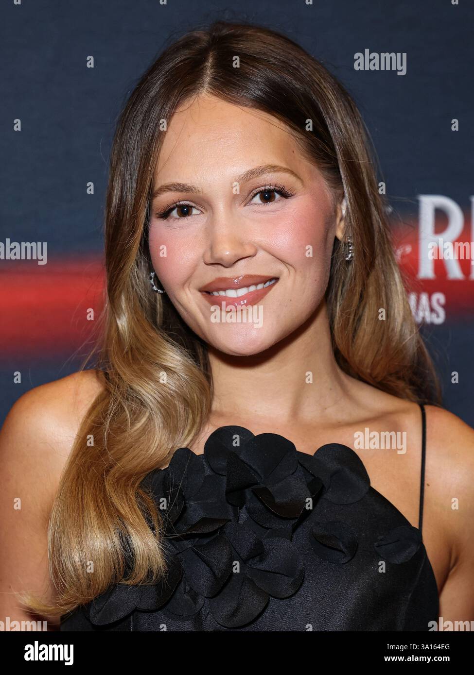 LOS ANGELES, CALIFORNIA, USA - MARCH 06: Kelli Berglund arrives at the ...