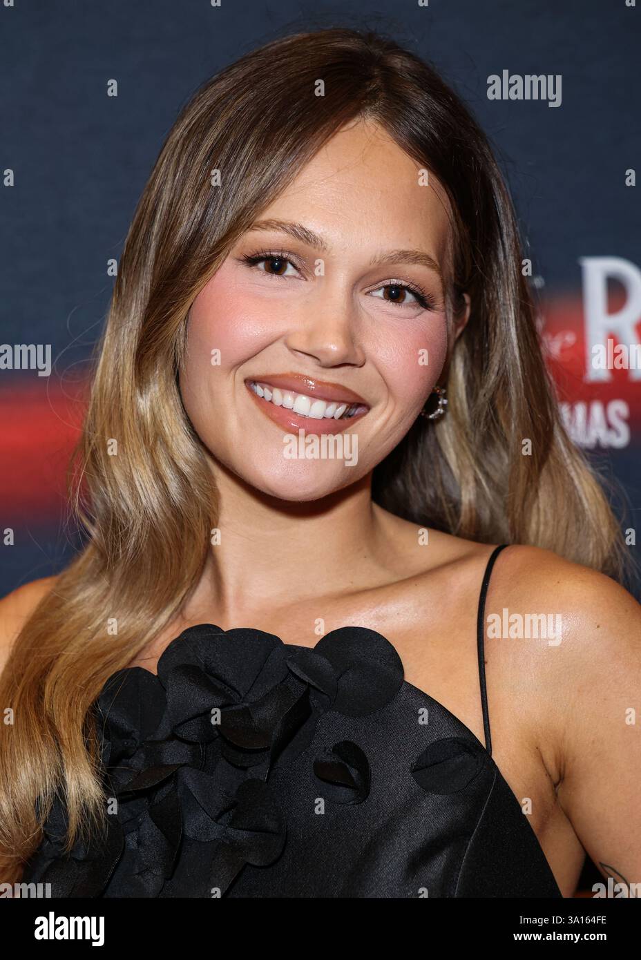 LOS ANGELES, CALIFORNIA, USA - MARCH 06: Kelli Berglund arrives at the ...