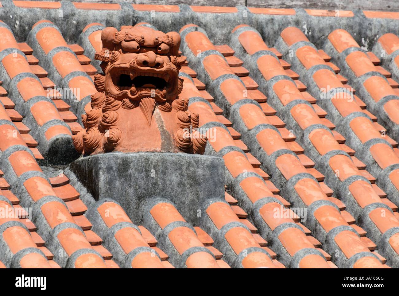 Naha okinawa japan shisa hi-res stock photography and images - Alamy