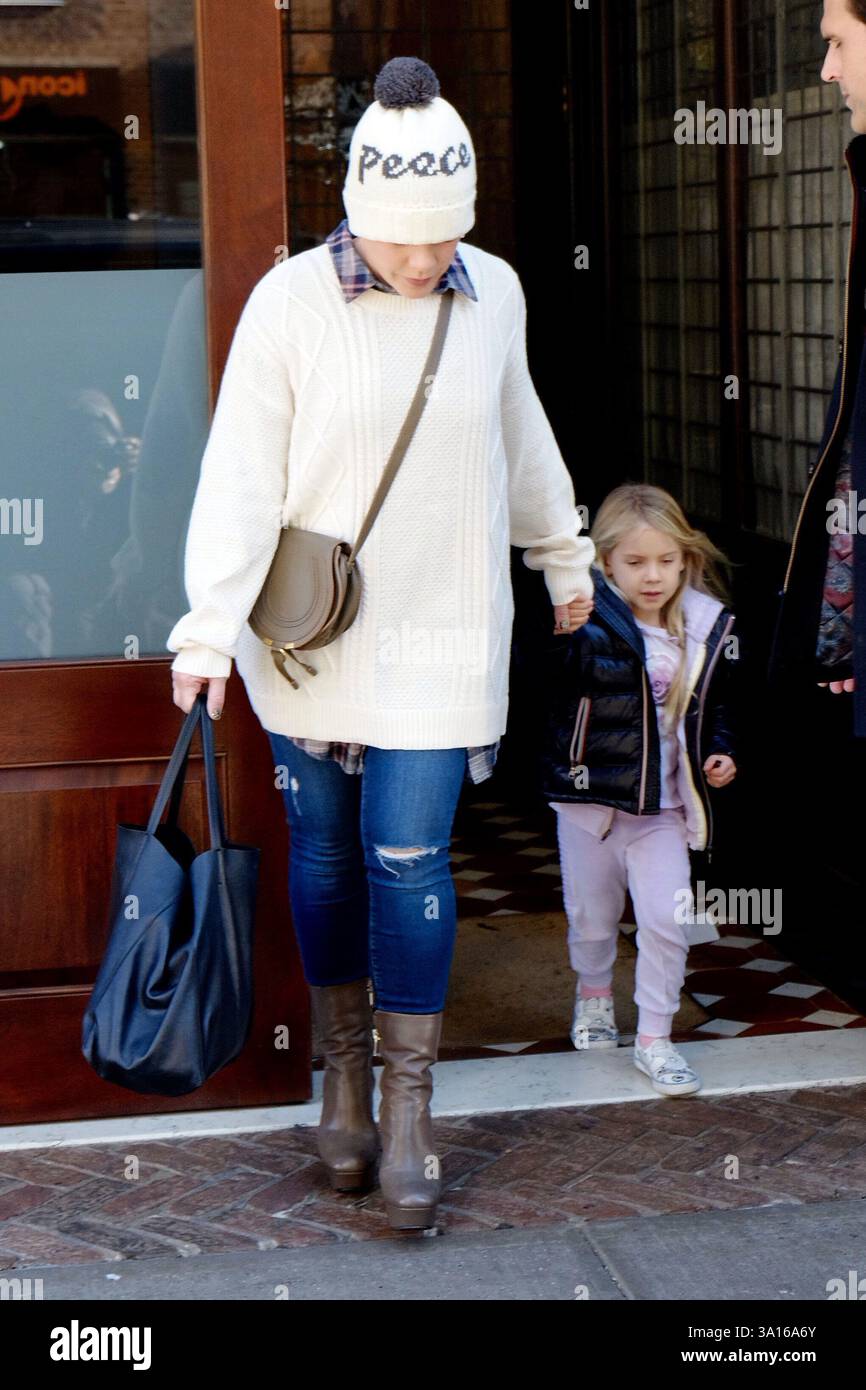 Musician Pink and her daughter Willow leave a downtown hotel on ...
