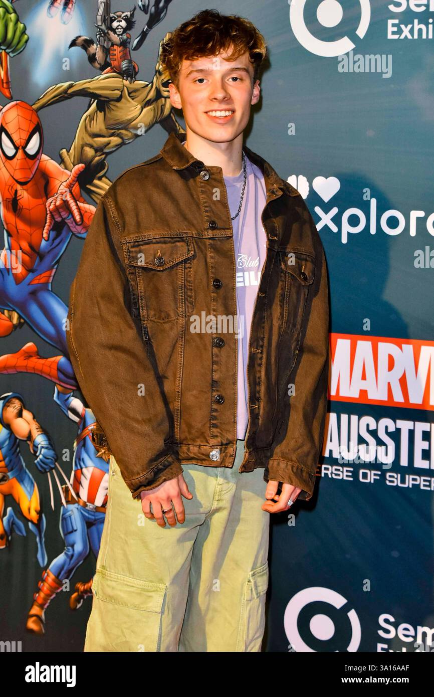 Ignatius Aaron Maria Kelly Musiker auf dem Roten Teppich bei Marvel ...